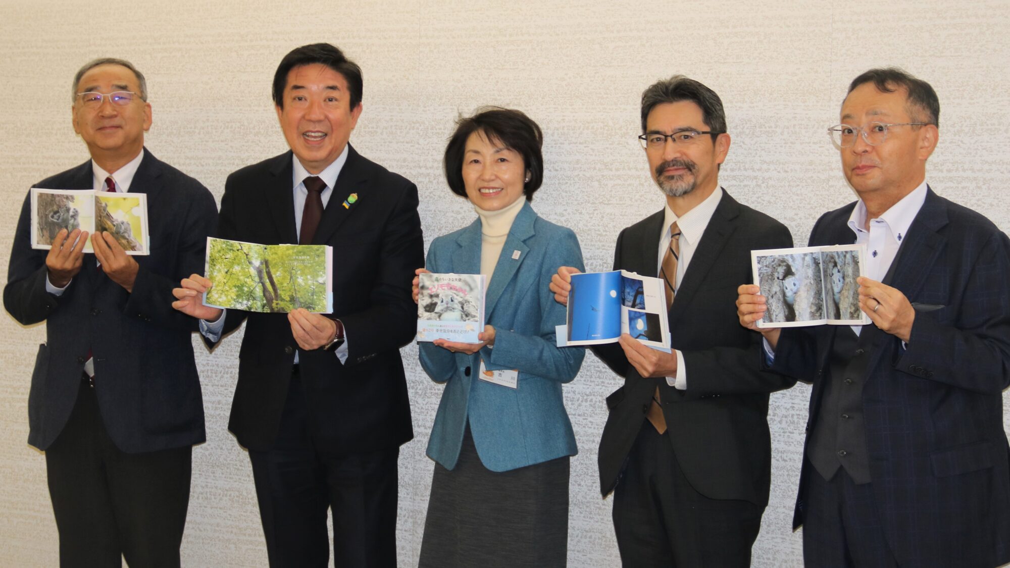 小原玲さんの遺作写真集「エゾモモちゃん」 高校の同級生が前橋市に100冊寄贈｜前橋発、新しい風 「めぶく」街 。前橋の様々な話題を取り扱う前橋新聞-mebukuです。