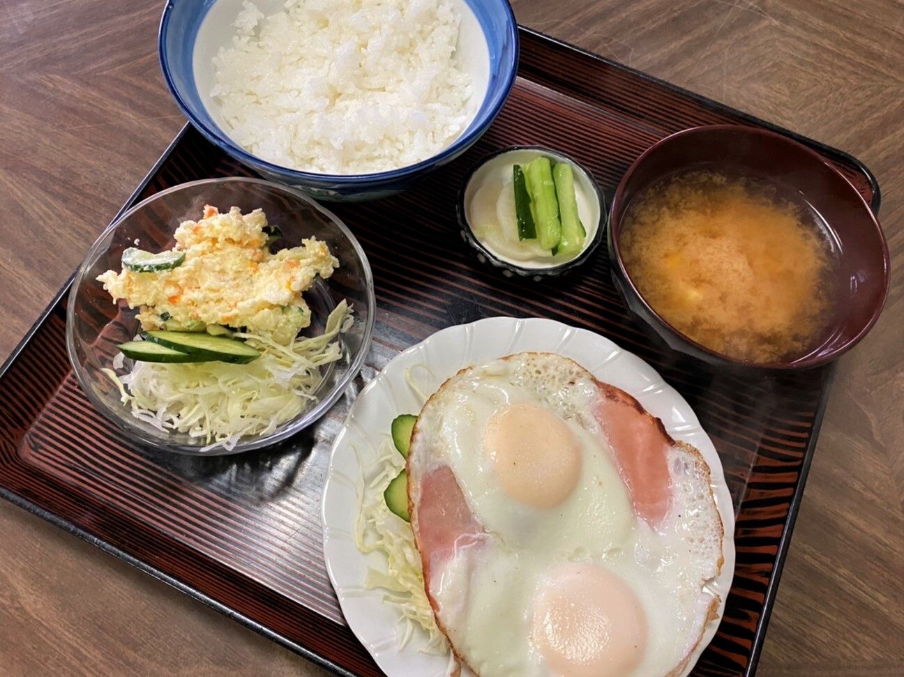 伊勢屋食堂 自分好みの定食を作れますの前橋グルメ情報｜前橋発、新しい風 「めぶく」街 。前橋の様々な話題を取り扱う前橋新聞-mebukuです。