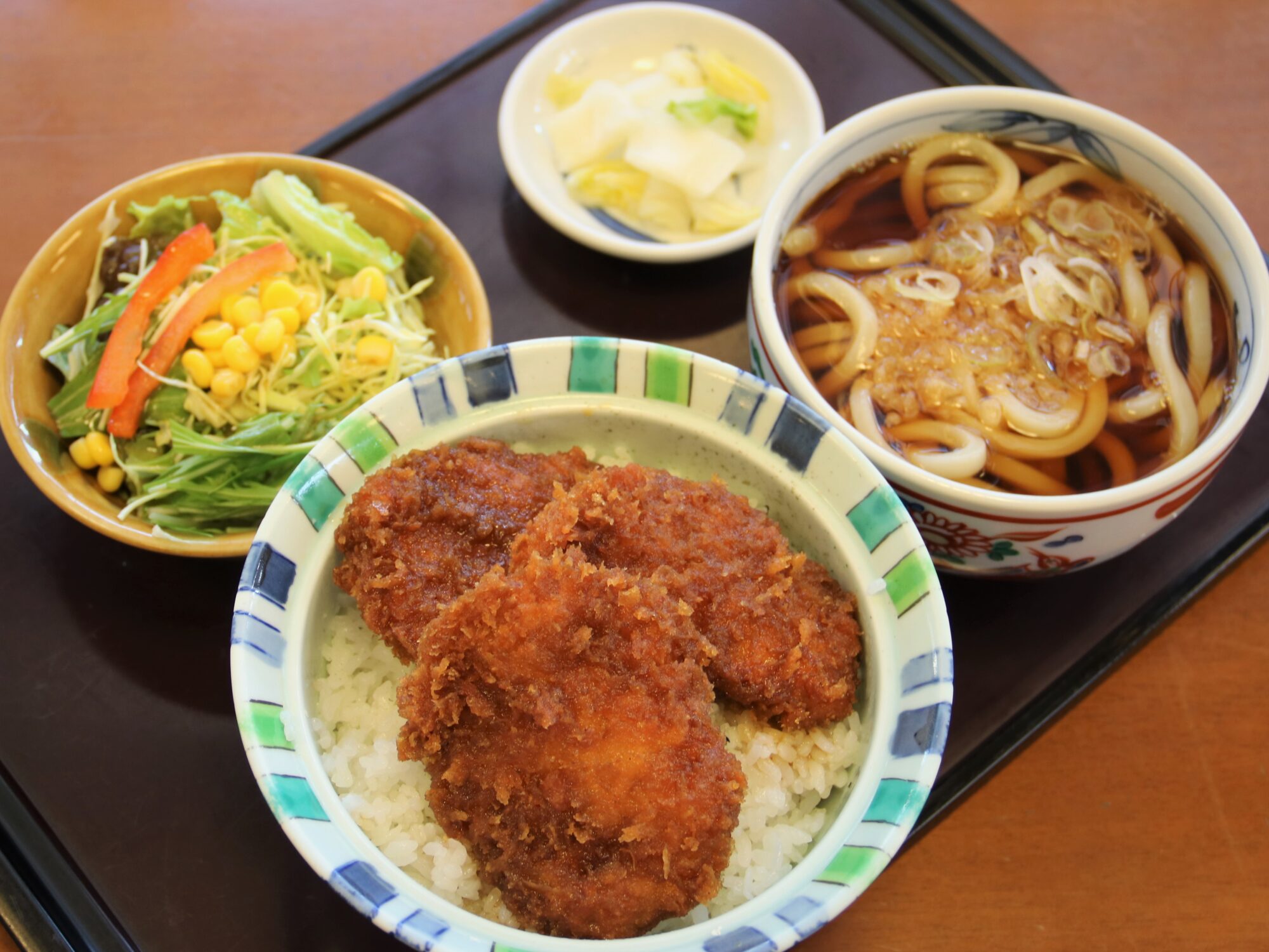 そば平 ロースかヒレか ご注文はどっちの前橋グルメ情報｜前橋発、新しい風 「めぶく」街 。前橋の様々な話題を取り扱う前橋新聞-mebukuです。