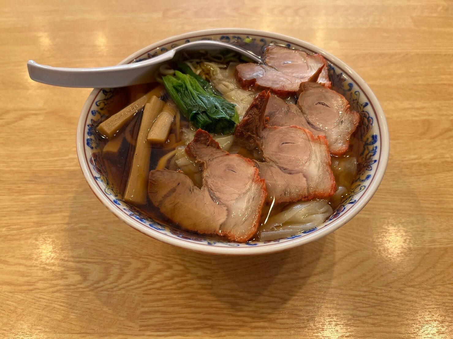 【前プロ 老舗の暖簾くぐってみた 1】来々軒支店青竹打ちのコシが強い麺(K)の前橋グルメ情報｜前橋発、新しい風 「めぶく」街 。前橋の様々な話題を取り扱う前橋新聞-mebukuです。