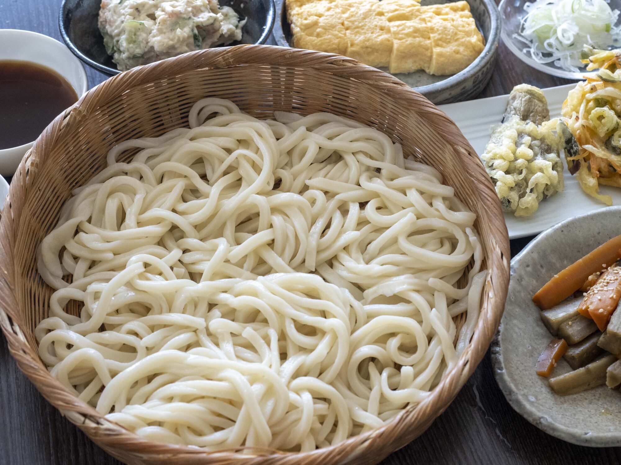 しんか家 うどん屋であり、総菜屋であり（N）の前橋グルメ情報｜前橋発、新しい風 「めぶく」街 。前橋の様々な話題を取り扱う前橋新聞-mebukuです。