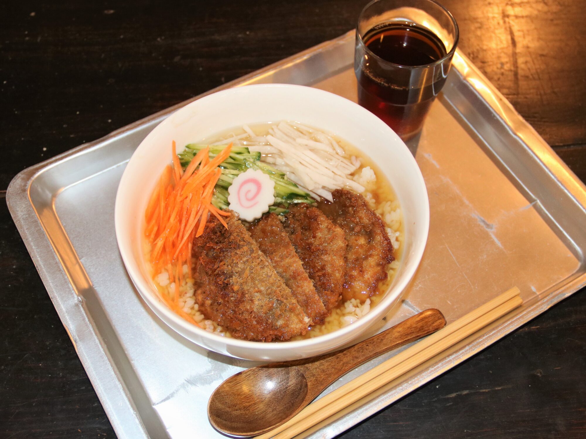 西洋亭 市 ソースカツ丼の「冷やし」(k)の前橋グルメ情報｜前橋発、新しい風 「めぶく」街 。前橋の様々な話題を取り扱う前橋新聞-mebukuです。