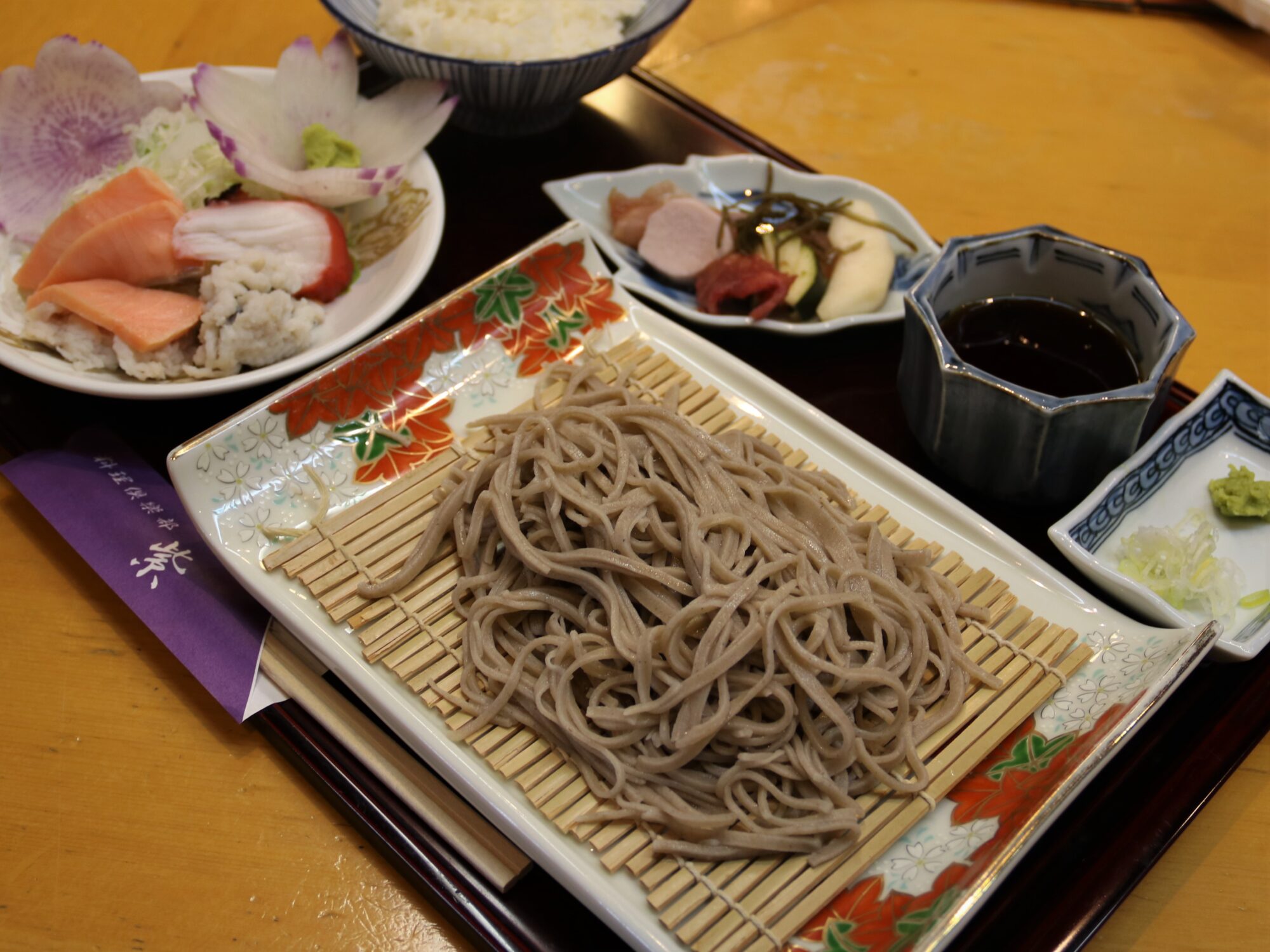 料理倶楽部 紫 十割蕎麦の豪華すぎるセット(K)の前橋グルメ情報｜前橋発、新しい風 「めぶく」街 。前橋の様々な話題を取り扱う前橋新聞-mebukuです。