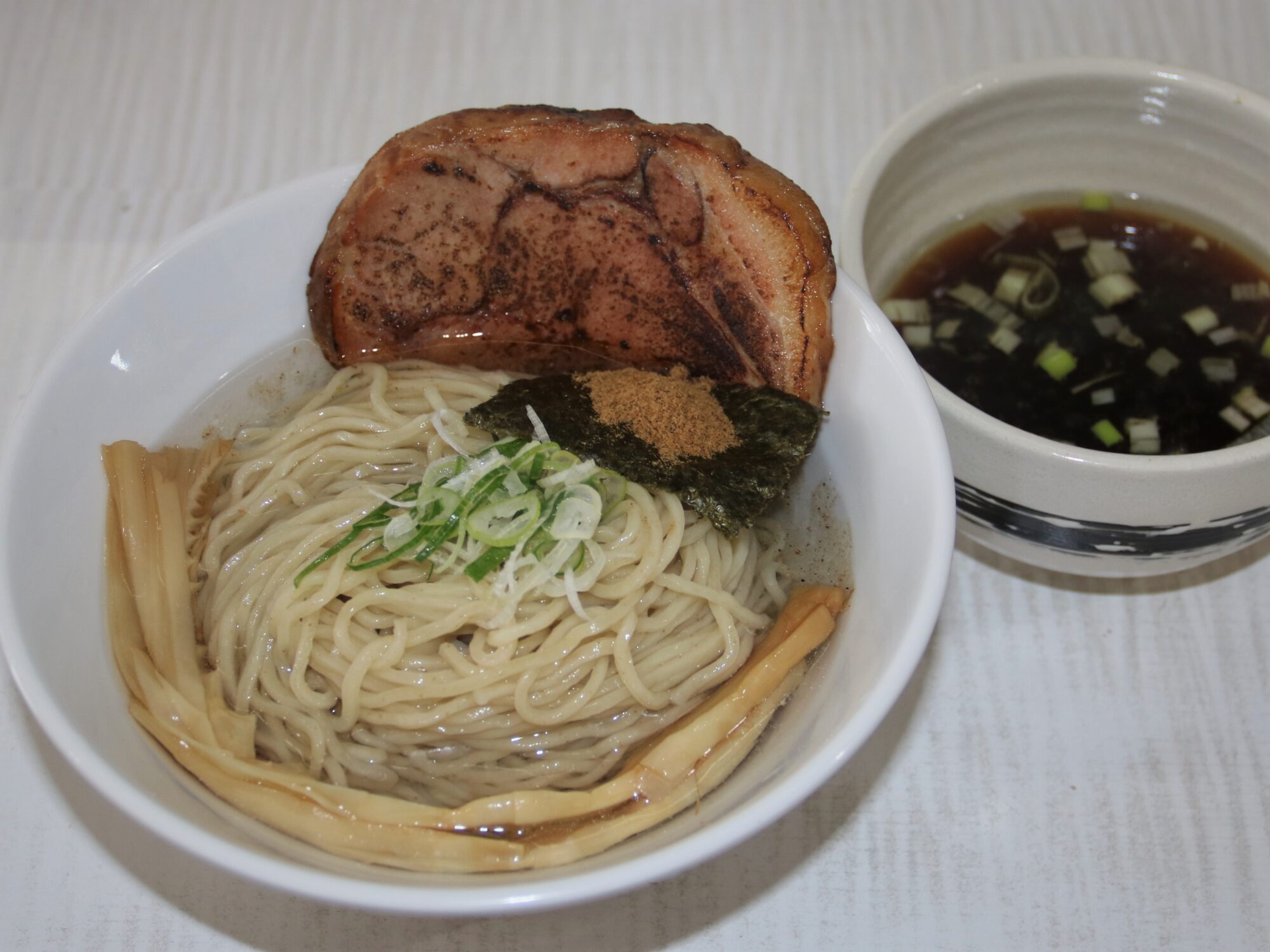 拉麺 しのざき 昆布水つけ麺2種を食べ比べ(K)の前橋グルメ情報｜前橋発、新しい風 「めぶく」街 。前橋の様々な話題を取り扱う前橋新聞-mebukuです。