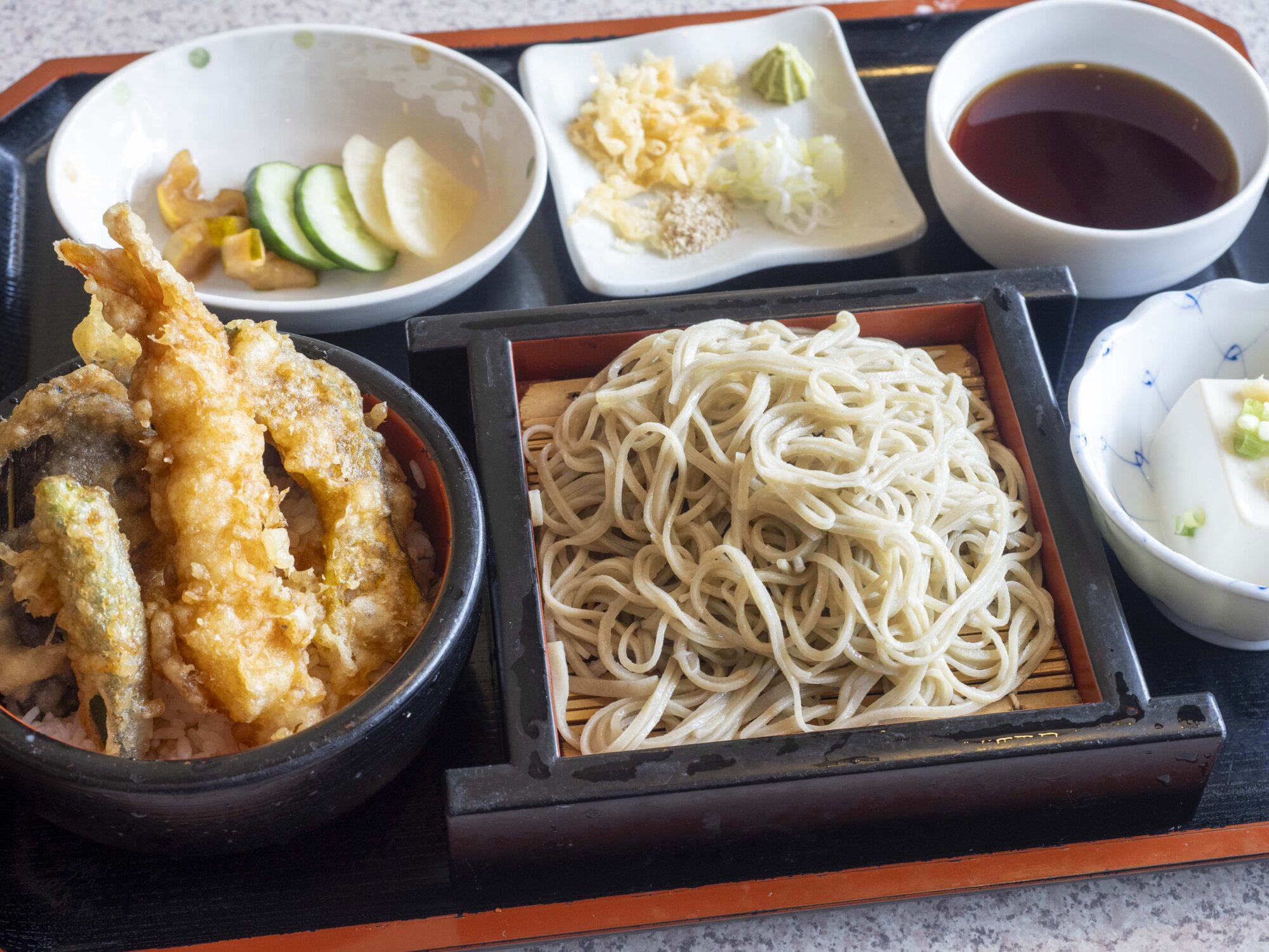 麺道楽 愛されて半世紀 人気のセット(K)の前橋グルメ情報｜前橋発、新しい風 「めぶく」街 。前橋の様々な話題を取り扱う前橋新聞-mebukuです。