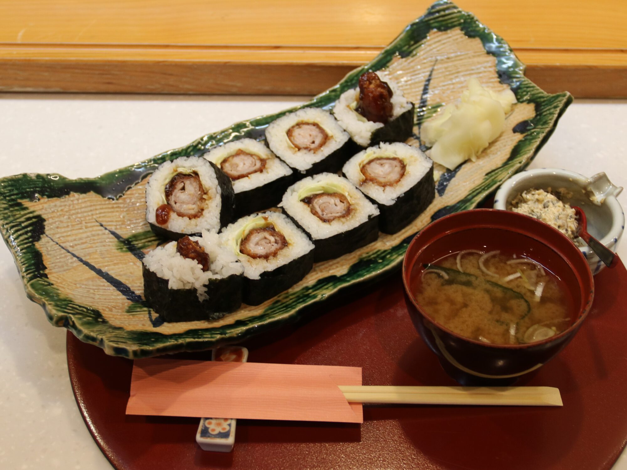 初日総本店 ミルフィーユカツの太巻（K））の前橋グルメ情報｜前橋発、新しい風 「めぶく」街 。前橋の様々な話題を取り扱う前橋新聞-mebukuです。