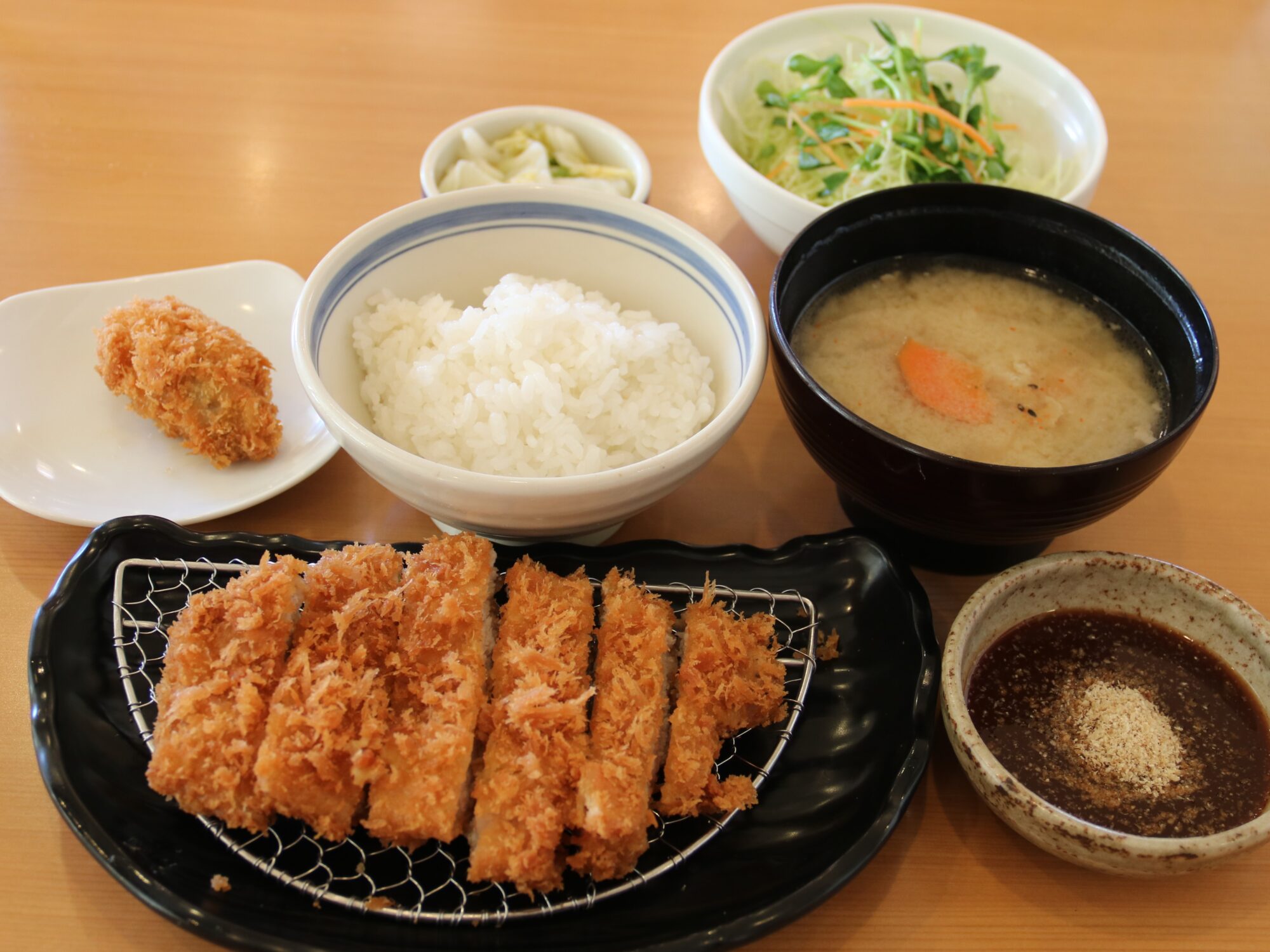 かつはな亭 前橋片貝店 群馬生まれのとんかつの前橋グルメ情報｜前橋発、新しい風 「めぶく」街 。前橋の様々な話題を取り扱う前橋新聞-mebukuです。