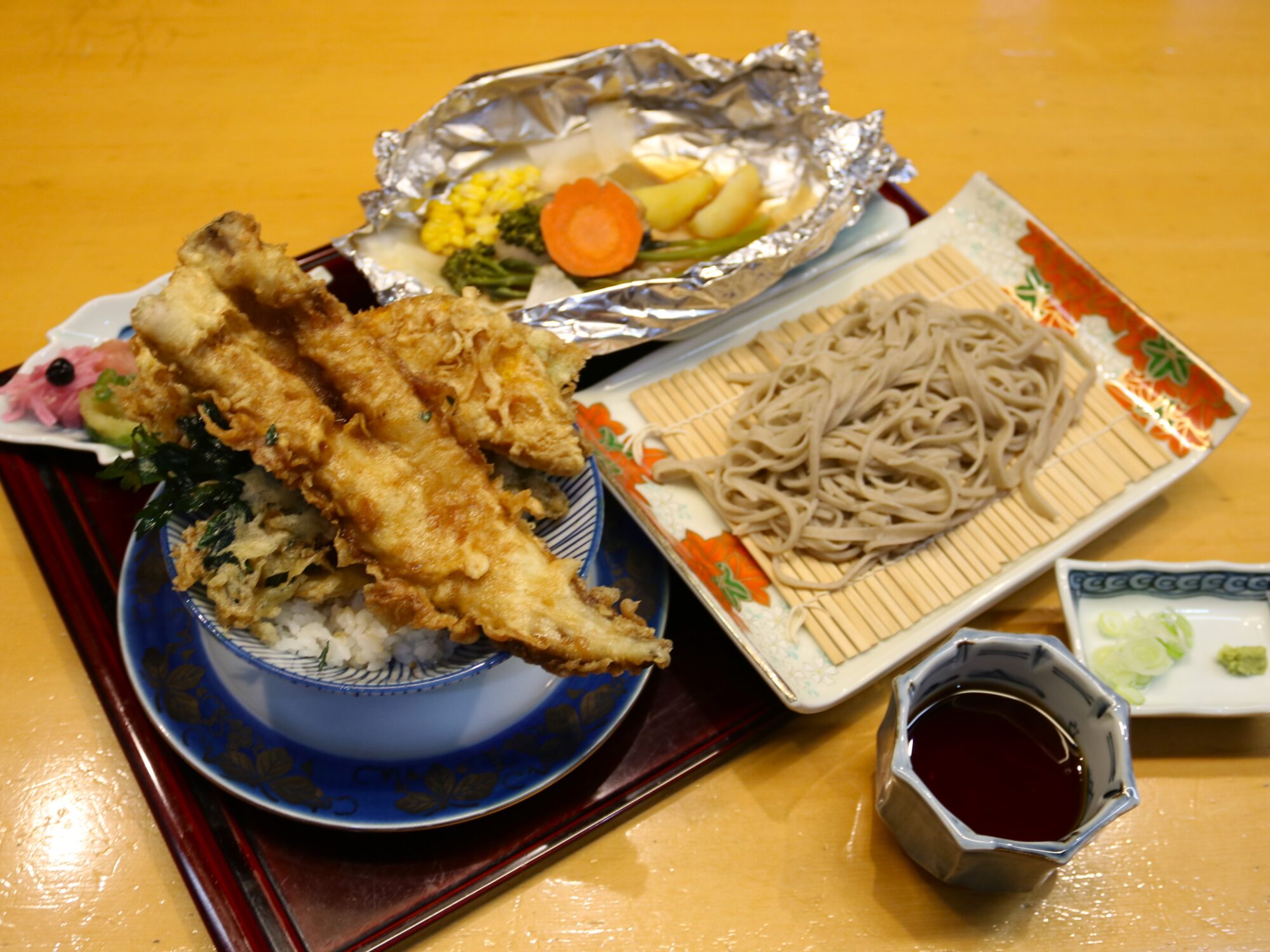 料理倶楽部 紫 巨大穴子天と十割蕎麦との前橋グルメ情報｜前橋発、新しい風 「めぶく」街 。前橋の様々な話題を取り扱う前橋新聞-mebukuです。