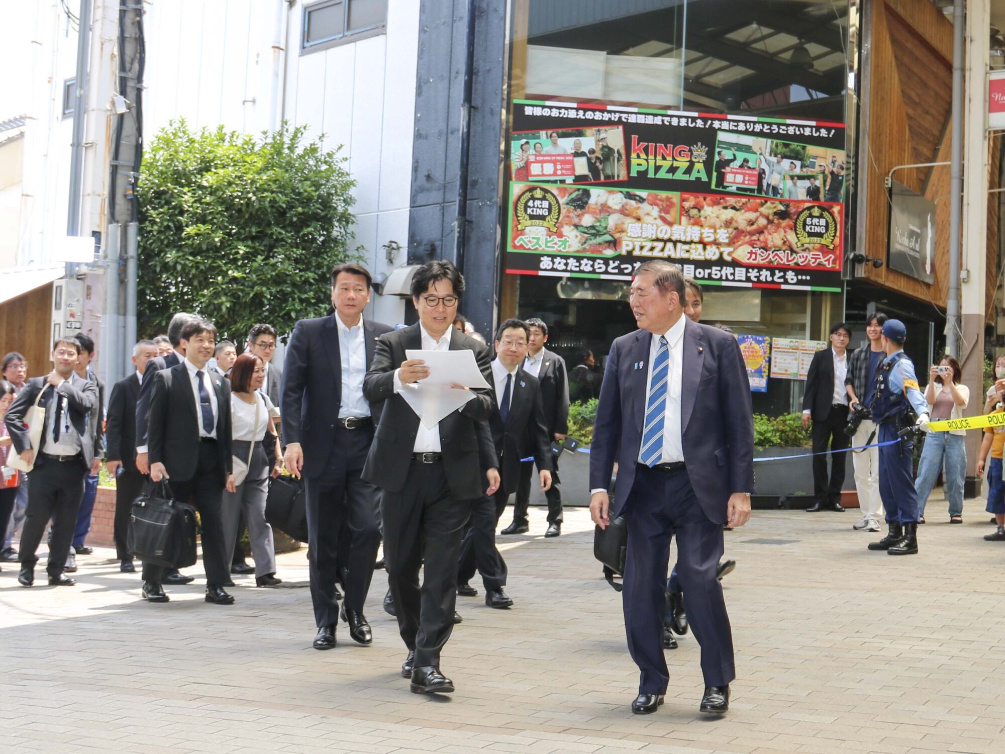石破首相 前橋ぶらり散歩 民間主導の地方創生を視察｜前橋発、新しい風 「めぶく」街 。前橋の様々な話題を取り扱う前橋新聞-mebukuです。