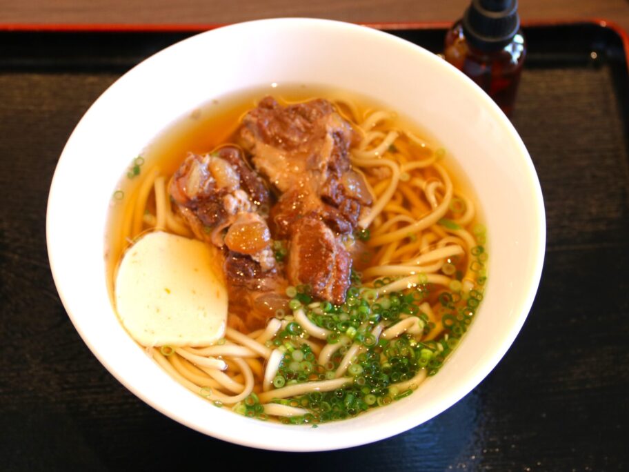 琉球そば 知花Premium 大満足の「男の定食」の前橋グルメ情報｜前橋発、新しい風 「めぶく」街 。前橋の様々な話題を取り扱う前橋新聞-mebukuです。