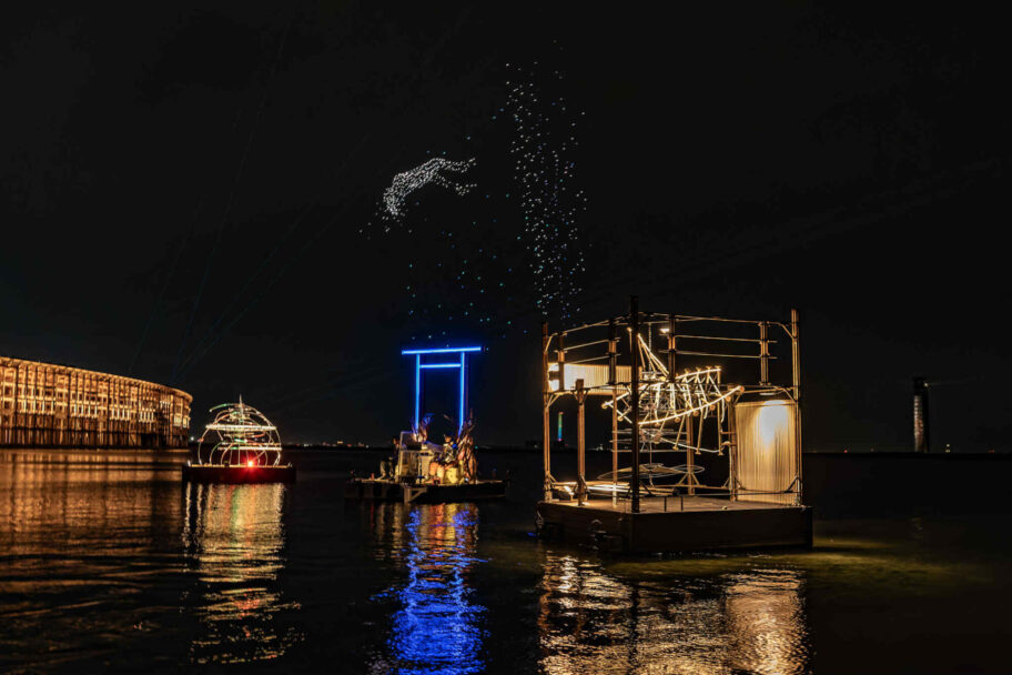 大阪万博に赤城の「光の鳥居」 祭りの先の未来 映し出す｜前橋発、新しい風 「めぶく」街 。前橋の様々な話題を取り扱う前橋新聞-mebukuです。